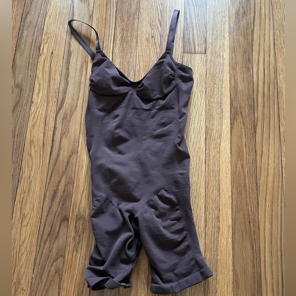 SKIMS | Tops | Skims Mid Thigh Bodysuit | Poshmark